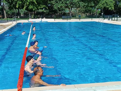 375 Alumnos En El Inicio De Los Cursos De Natación En Las Piscinas