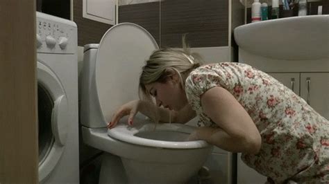 Walhalla Street Video About Silly Faces After A Hit In Your Head With