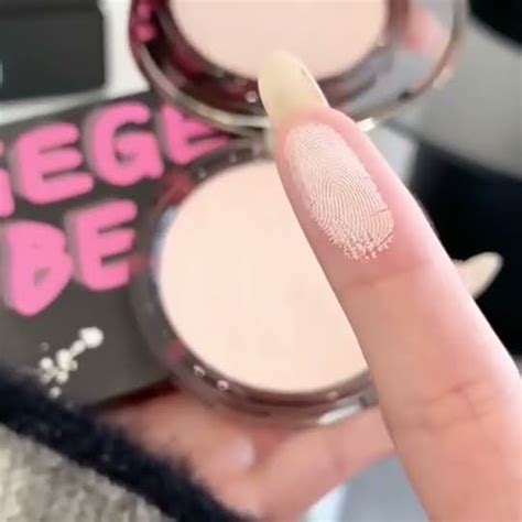 Gege Bear Mist Setting Powder Naturally Modify Skin Blemishes Face