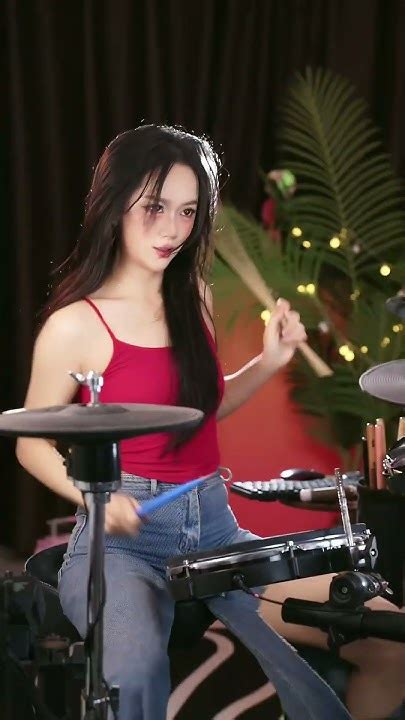 美女架子鼓手燃烧舞台！激情演出 音乐表演 短视频分享 Youtube