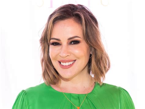 Alyssa Milano Looks So Different With Shockingly Edgy New Hair Photos