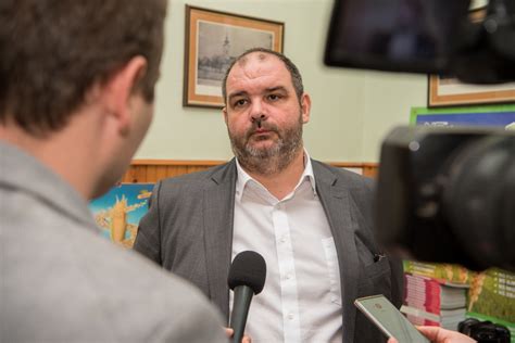 Pokrajinski Sekretar Vladimir Galić Razgovarao Sa Poljoprivrednim Proizvođačima U Perlezu