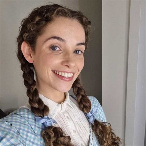 Who Plays Dorothy In Wicked For Good Meet Bethany Weaver South