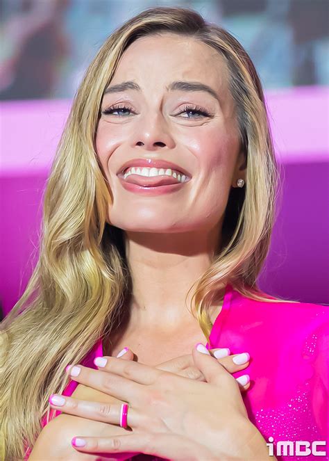 [움짤] 마고로비 첫 내한 감동 생일 이벤트 잊지 못할 핑크카펫