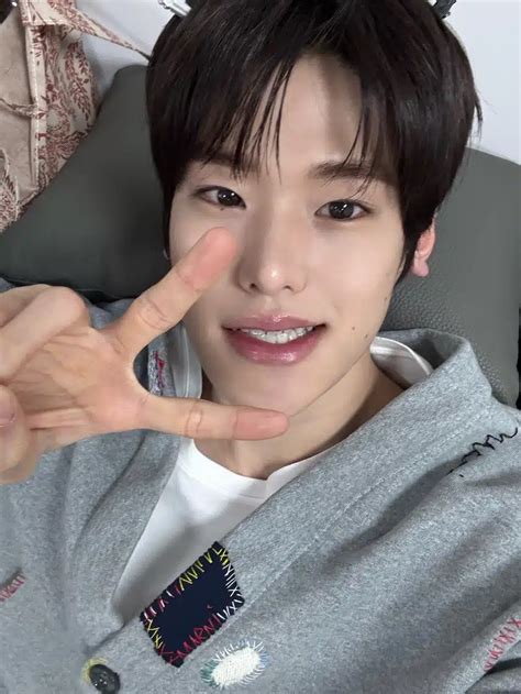 넘 귀여운 셀카 풀어준 소희 팬플러스 커뮤니티