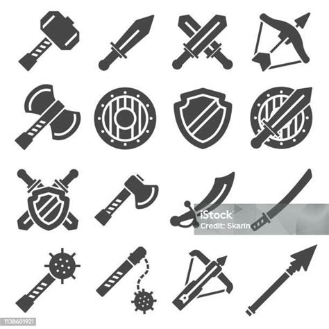중세 무기와 방어 구를 설정 합니다 중세 전사 장비 검 세이버 단 검 도끼 창에 대한 스톡 벡터 아트 및 기타 이미지 창