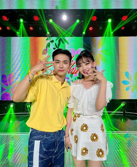 햇살같은 에너지로 가득 채워질 Sunshine 잠시 후 Naturally Music 내츄럴리뮤직 Facebook