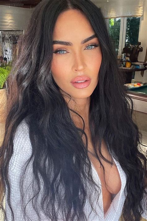 Megan Foxs Hot Ginger Extensions Are A Serve Hypebae