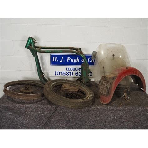 Norton Featherbed Frame Bsa Mudguard Wheels And Screens