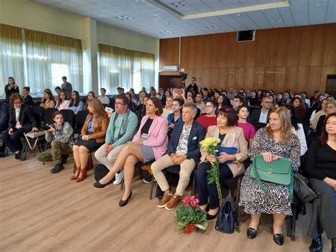 РУО София град посрещна с ритуал младите учители