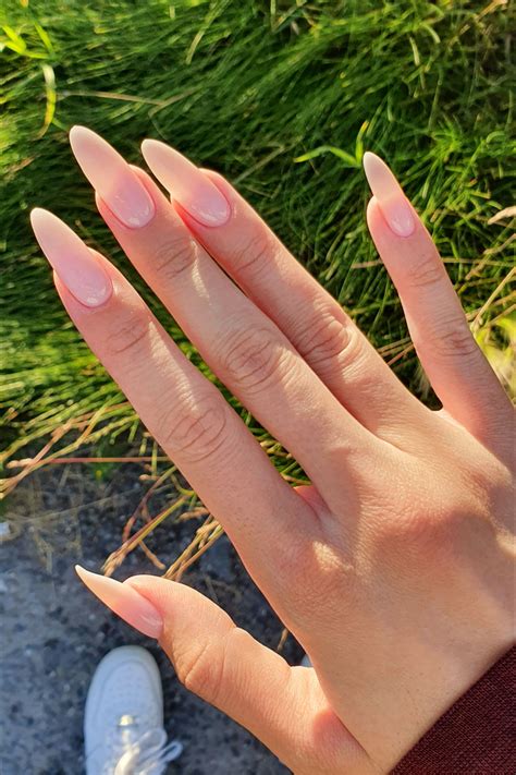 нюдовый маникюр светлые ногти Nails Top Nail