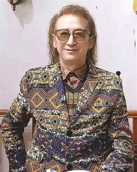 狼戈的《苹果香》：一曲风靡大江南北的旋律音乐情感故乡巴扬南苑新浪新闻