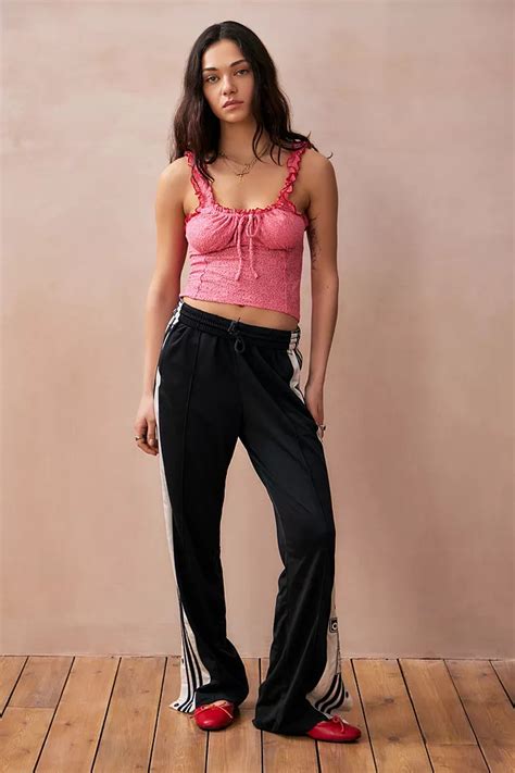 Camisola De Encaje Elsa De Uo Urban Outfitters Es