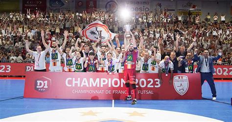 Futsal Letoile Lavalloise Soffre Un Doublé Historique