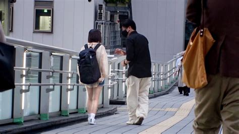 「マジ軟派、初撮。 1860 彼氏を地元に残し上京した現役jdを渋谷でナンパ！純粋なのは見かけだけ？テニサーの先輩と3p浮気sexをするド
