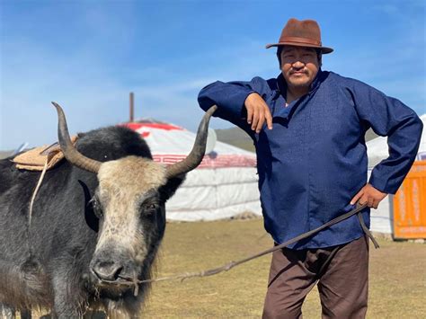 Жүжигчин М Баярмагнай “уухгүй өдөр ч алга” ТАС МН