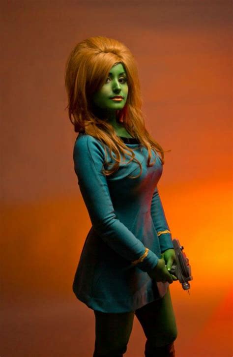 Cosplay Of The Day Star Trek Orion Girl Goes Green Star Trek