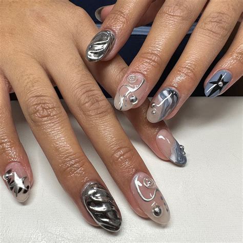 25 Trending Chrome Nail Designs To Try