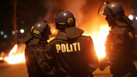 Тийнейджър беше задържан в Дания за подготовка на атака срещу училище Новини бг