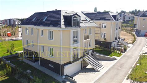 София Нова къща с двор Триетажна къща 356 кв м РЗП 446 кв м двор Къщи Вили Малинова Долина