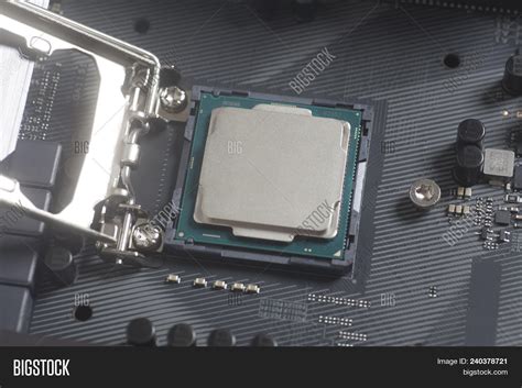 Intel Lga 1151 Cpu Image And Photo Free Trial Bigstock