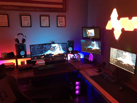 GamingMasterRace Yes That Is A GameCube Loading Screen Gaming Room Setup Room Setup Desk