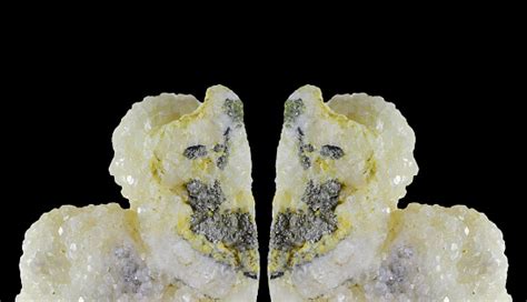 블랙에 고립 된 파이라이트와 흰색 이중 큰 방해석 크리스탈 0명에 대한 스톡 사진 및 기타 이미지 0명 건강관리와 의술 건축물 Istock