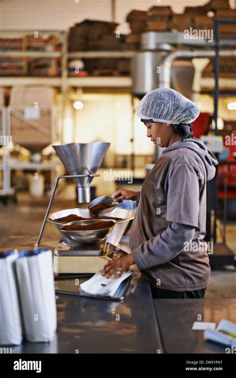 Weighing Process In Factory Hi Res Stock Photography And Images Alamy