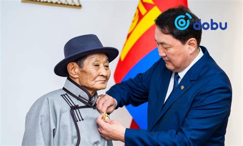 Гавьяатууддаа хүндэтгэл үзүүлж төрийн одон медалийн шагналын хур буулаа Dobu Mn