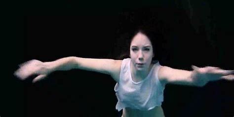 Underwater Flexible Gymnastic