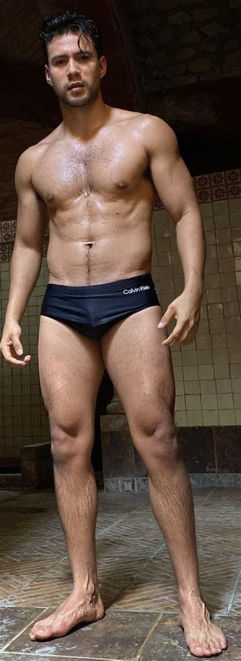 Luis Roberto Zabaleguis Feet