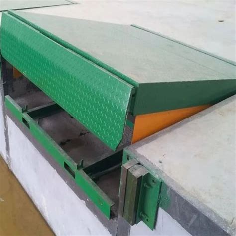 Hydraulic Loading Dock Leveler Ramp For Industrial Size Capacity 10 Ton At 200000 In Chennai
