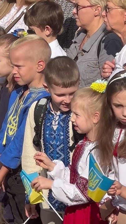 Кадрит девчонку мой сын красавчик любимый школа перваялюбовь дети Youtube