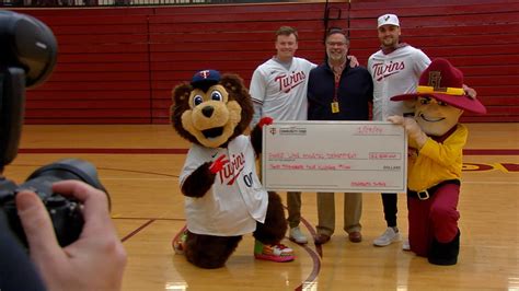 Of Matt Wallner Returns To Forest Lake Hs On Twins Caravan Stop 5 Eyewitness News
