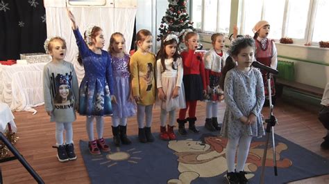 Коледно тържество в ДГ Валентина Ямбол С трепет вълнение и много настроение децата от