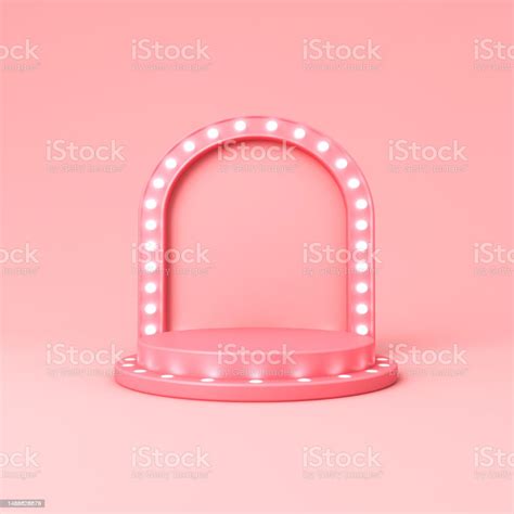 스포트라이트와 복고풍 네온 전구가 있는 빈 분홍색 연단 받침대 또는 그림자가 있는 최소한의 개념적 3d 렌더링이 있는 분홍색 파스텔 색상 배경에 격리된 빈 제품 디스플레이