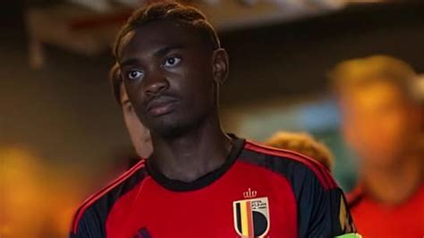 Fc Barcelona Fichajes Cumbre De Deco Con El Entorno De Jorthy Mokio