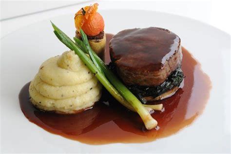 Roast Fillet Of Beef Food Presentation Food Plating Fine Dining Recipes