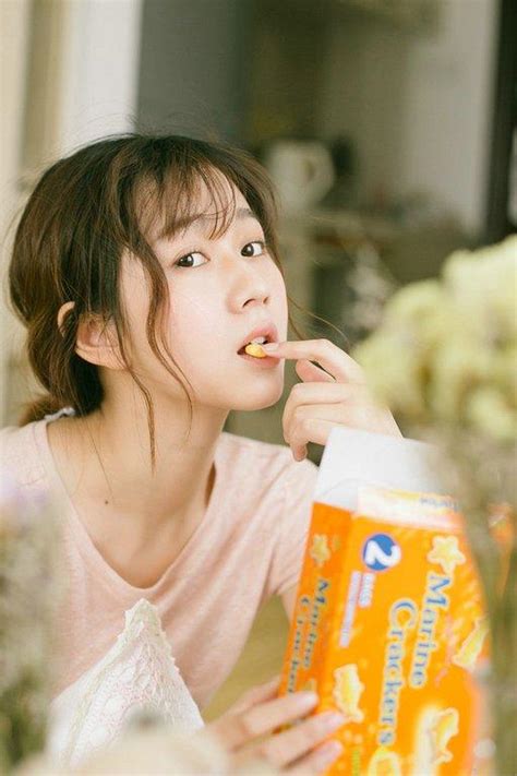 清純可愛鄰家美女氣質的素顏清新居家俏皮活力唯美寫真 每日頭條