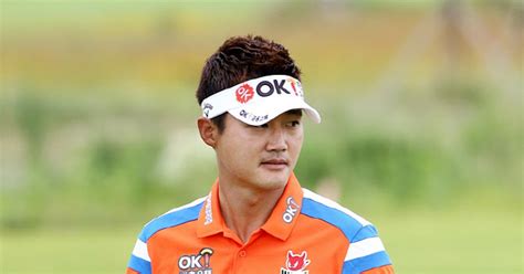 포토 이태희 씁쓸한 미소