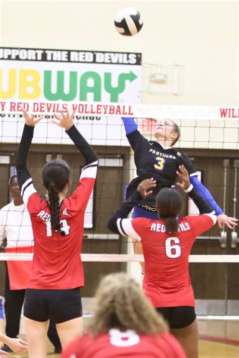 Three Newberry Volleyball Players Sign Their Nli