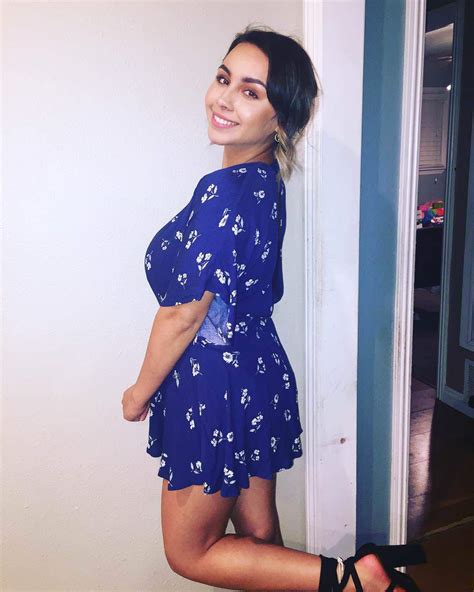 Victoria Scrolller