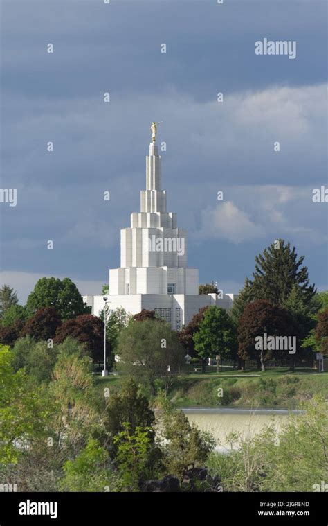 A Vertical Shot Of The Idaho Falls Temple The Church Of Jesus Christ