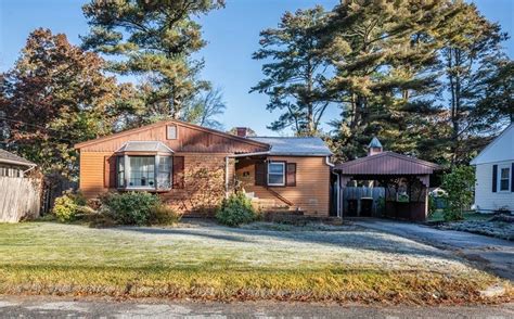 13 Pershing Ave Acushnet Ma 02743 See Est Value Schools And More