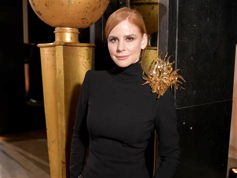 Sarah Rafferty Displays ‘majestically Shaped Legs In Black Outfit