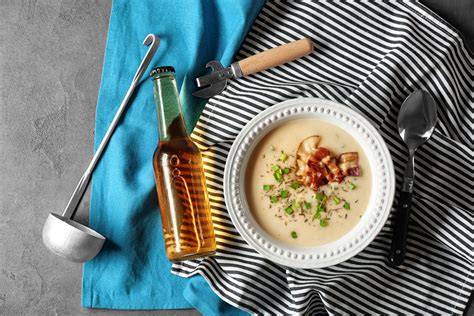 Сирний суп з пореєм і свинячим фаршем рецепт ситної страви — Шуба