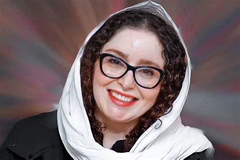 لحظه طنزآمیز تعبیر خواب چاقو توسط ژاله صامتی در سریال قهوه پدری ویدیو