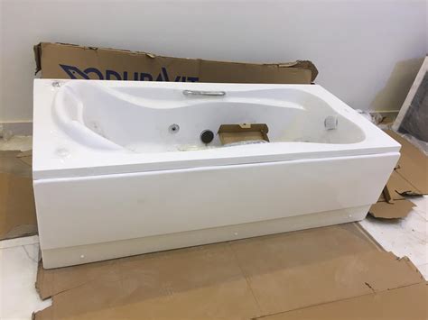 Mazaady بانيو جاكوزى ديورافيت جامايكا