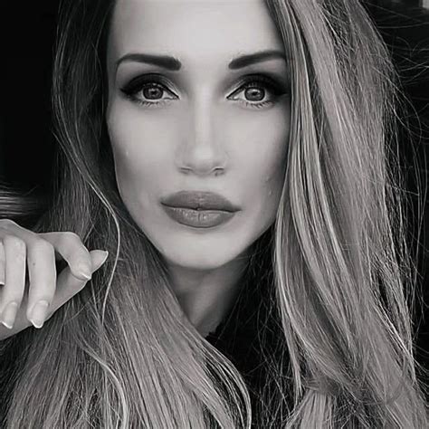 Tnik • Threads Say More