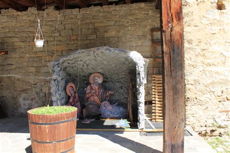 Екскурзия до Бачково Пампорово Триград пещерите Дяволско гърло и Ягодинска пещера и Смолян